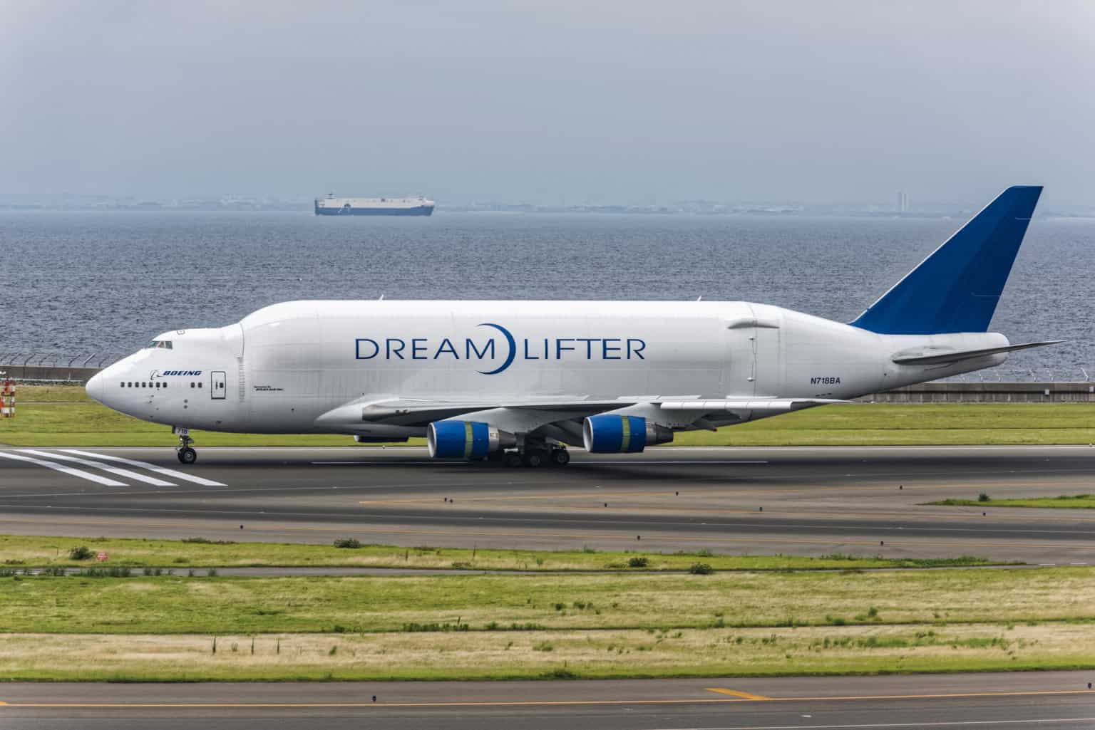 Boeing 747-400 LCF Dreamlifter · History, Technical Data & Photos ...