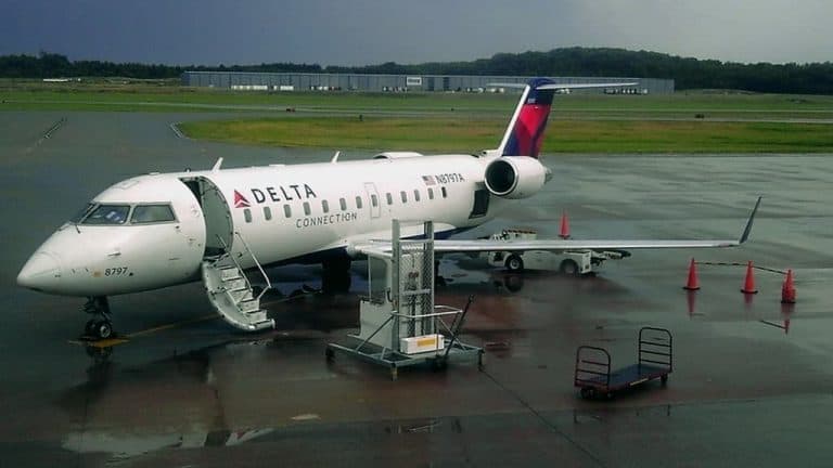 Bombardier CRJ 200 · History, Technical Data & Photos · AeroCorner