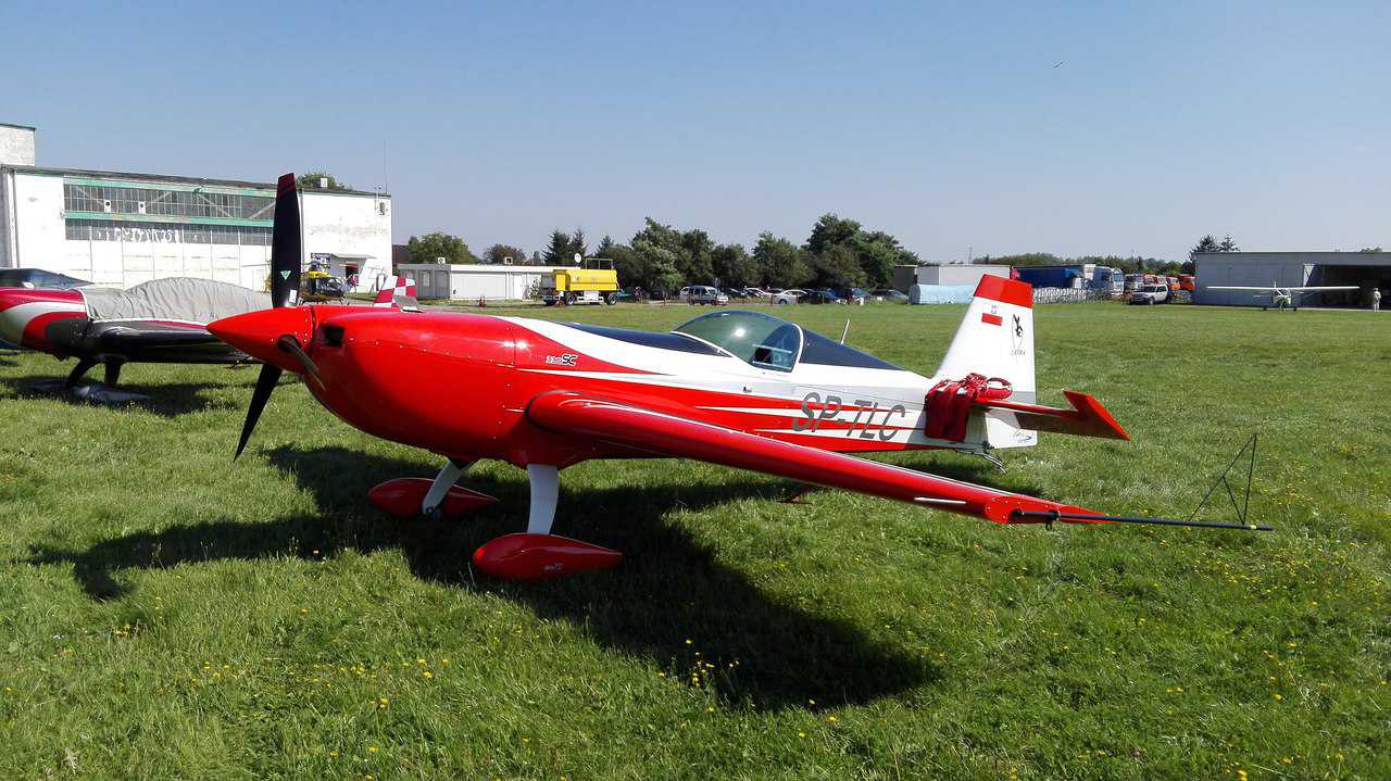 Extra EA 330 SC · History, Technical Data & Photos · AeroCorner