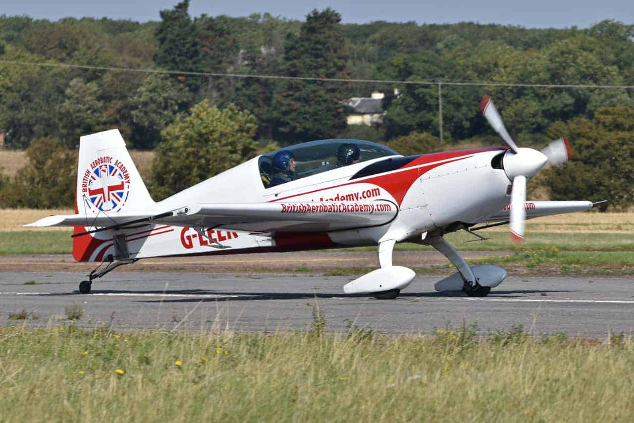 Extra EA 200 · History, Technical Data & Photos · AeroCorner