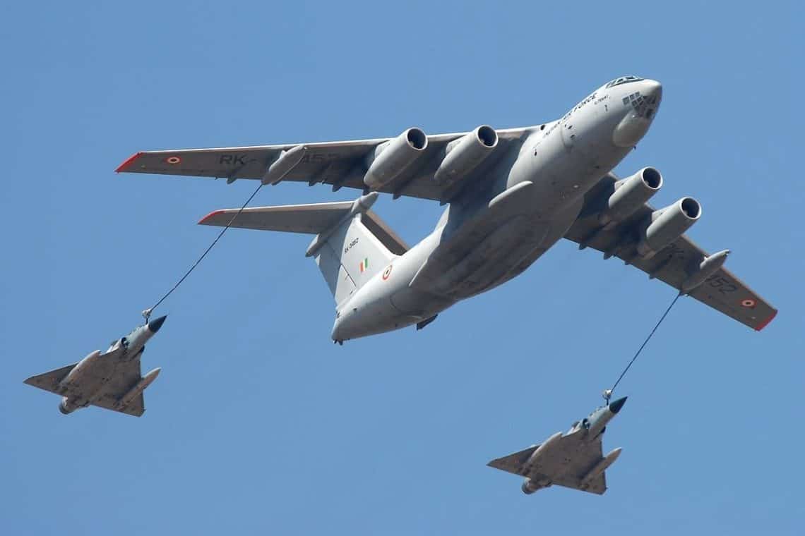 How Airplanes Refuel In The Air (Aerial Refueling) · AeroCorner