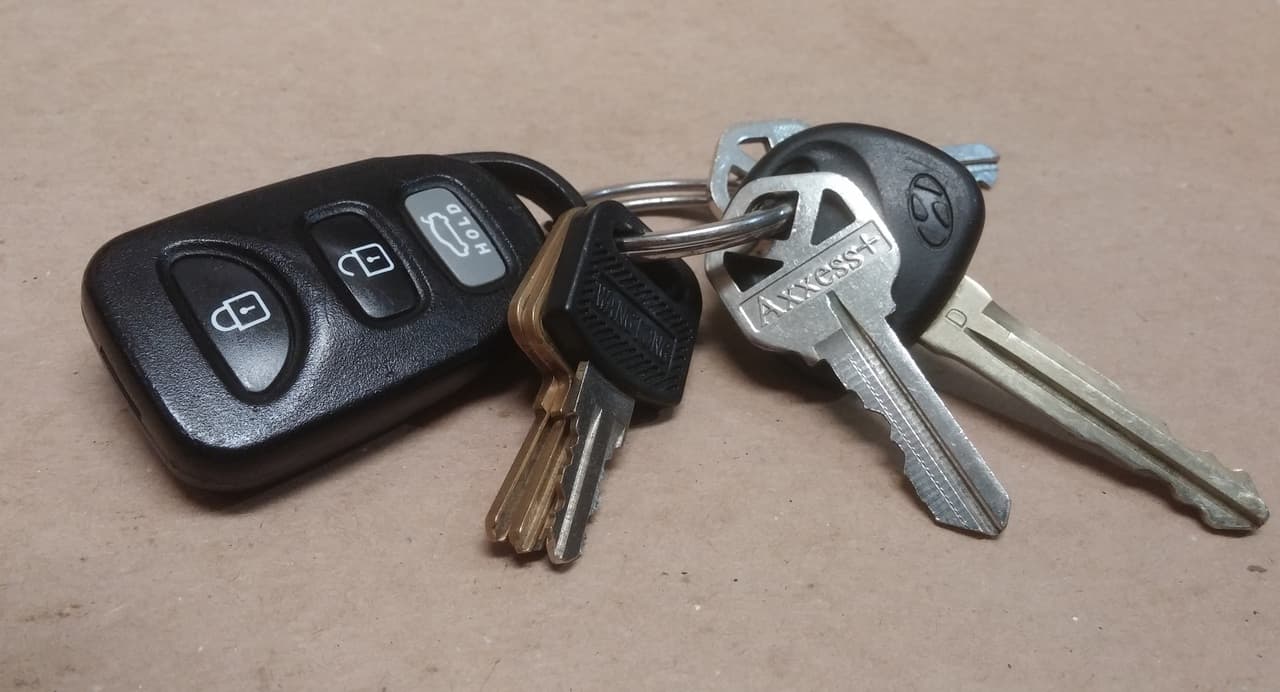 Do (Commercial) Airplanes & Helicopters Have Keys To Start? · AeroCorner