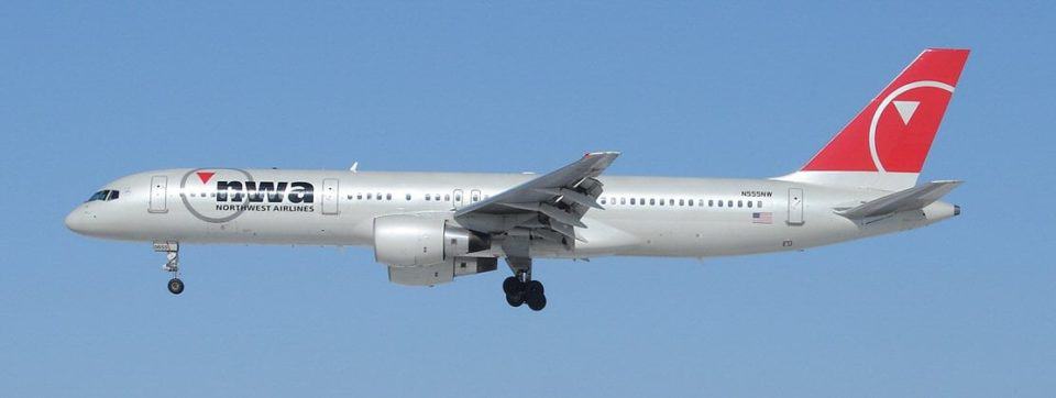 Boeing 757-200 vs 727 · AeroCorner