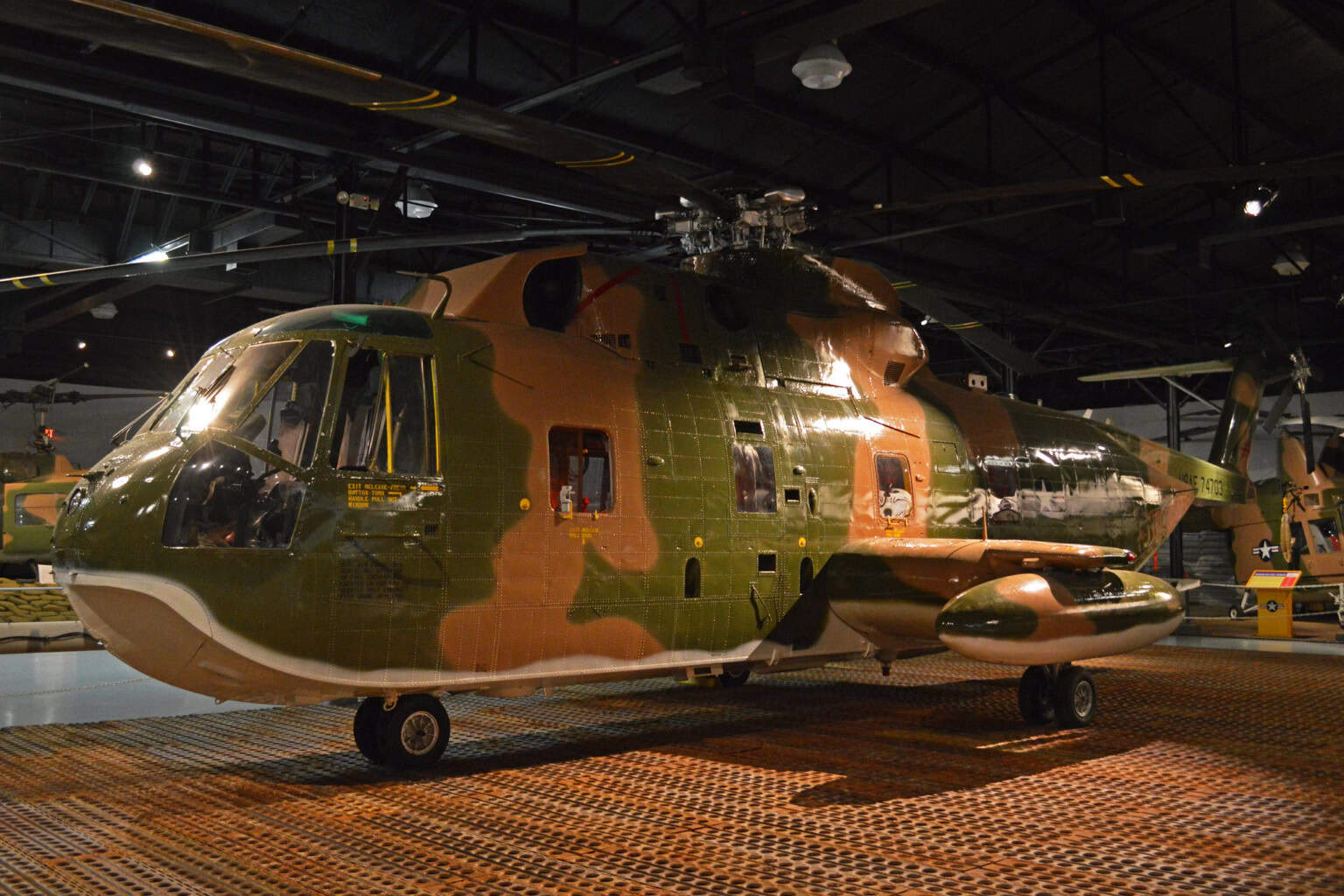 Sikorsky S-61R · History, Technical Data & Photos · AeroCorner