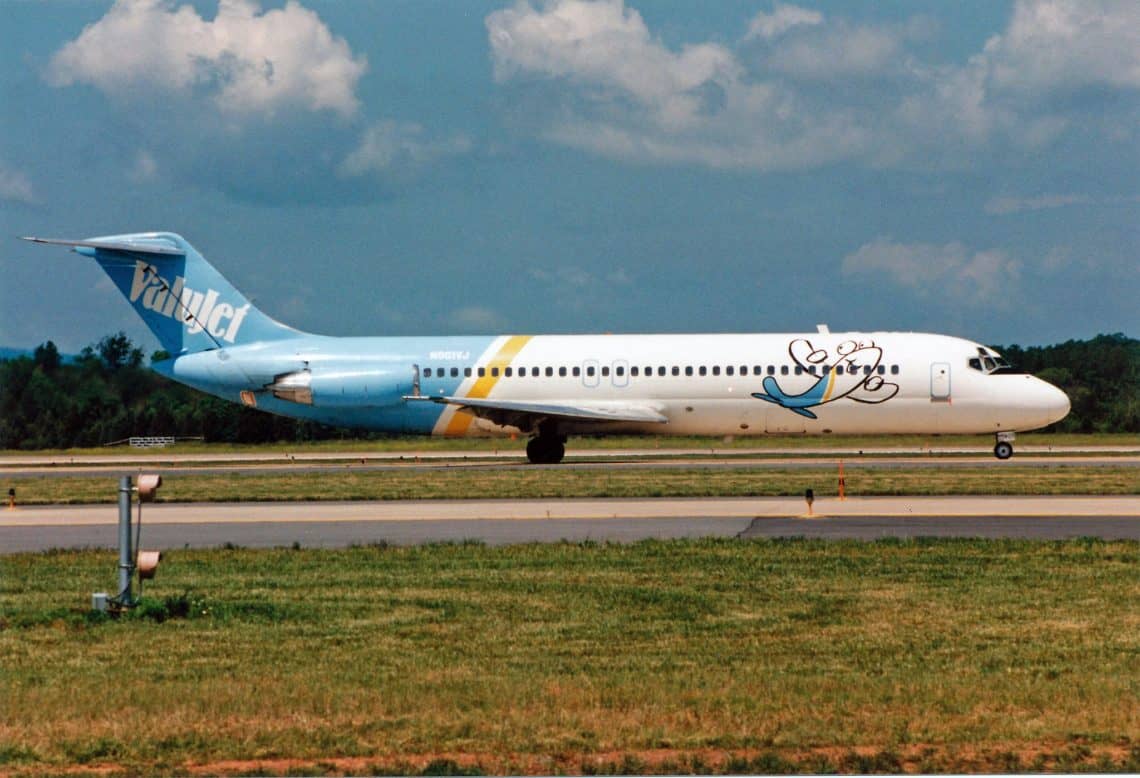 McDonnell Douglas DC-9-30 · History, Technical Data & Photos · AeroCorner