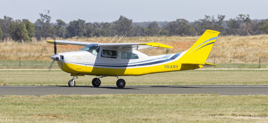 How Airplanes Turn While Taxiing · AeroCorner