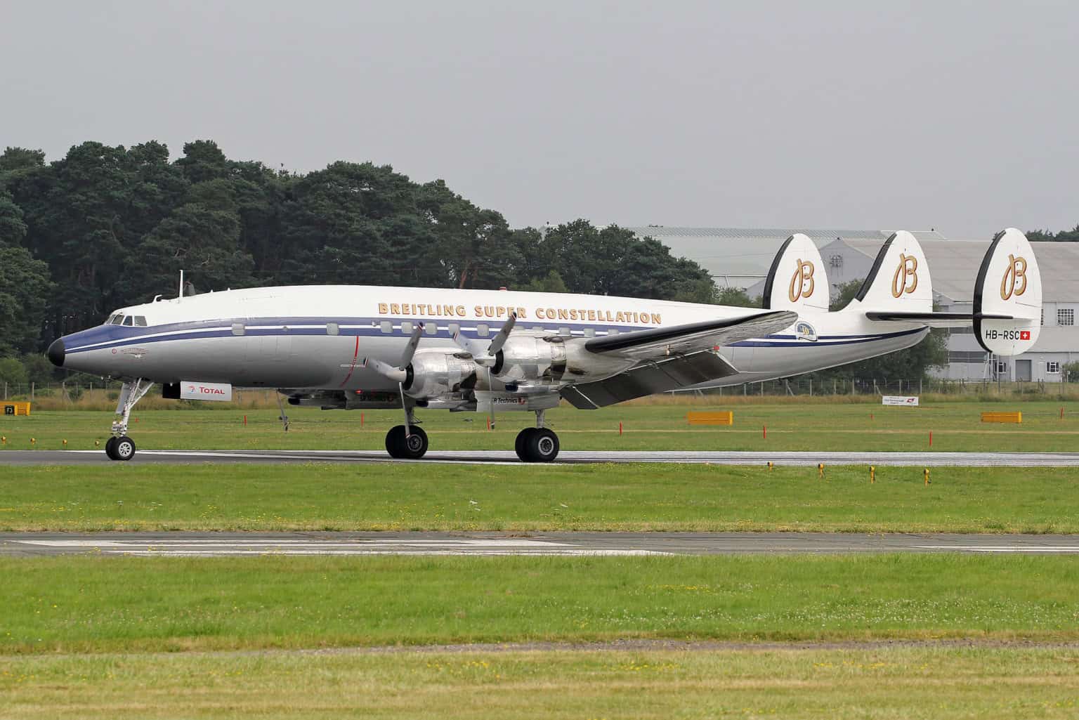 Lockheed L-1049 Super Constellation · History, Technical Data & Photos ...