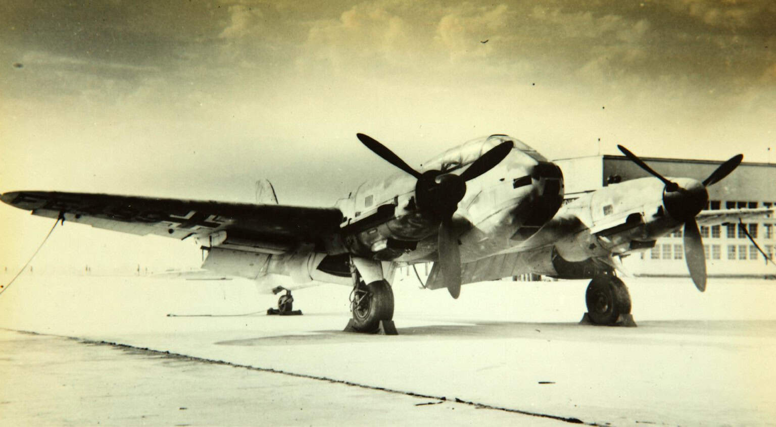 Messerschmitt Me 410 · History, Technical Data & Photos · AeroCorner