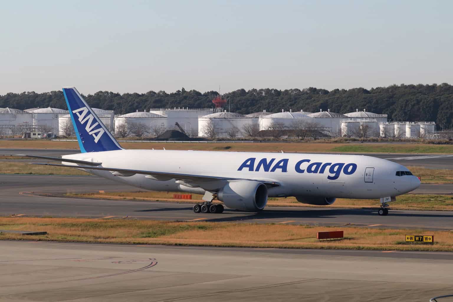 Boeing 777 Freighter · History, Technical Data & Photos · AeroCorner
