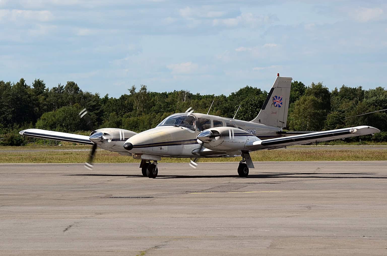 Piper PA-34 Seneca · History, Technical Data & Photos · AeroCorner
