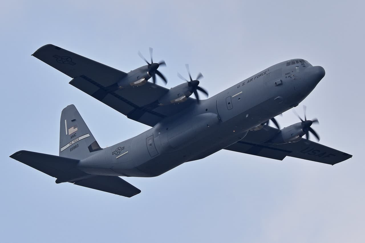 Lockheed Martin C-130J Super Hercules - Price, Specs, Photo Gallery ...