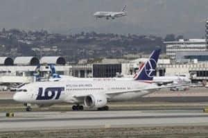 How Do Airplanes Move on the Ground? · AeroCorner