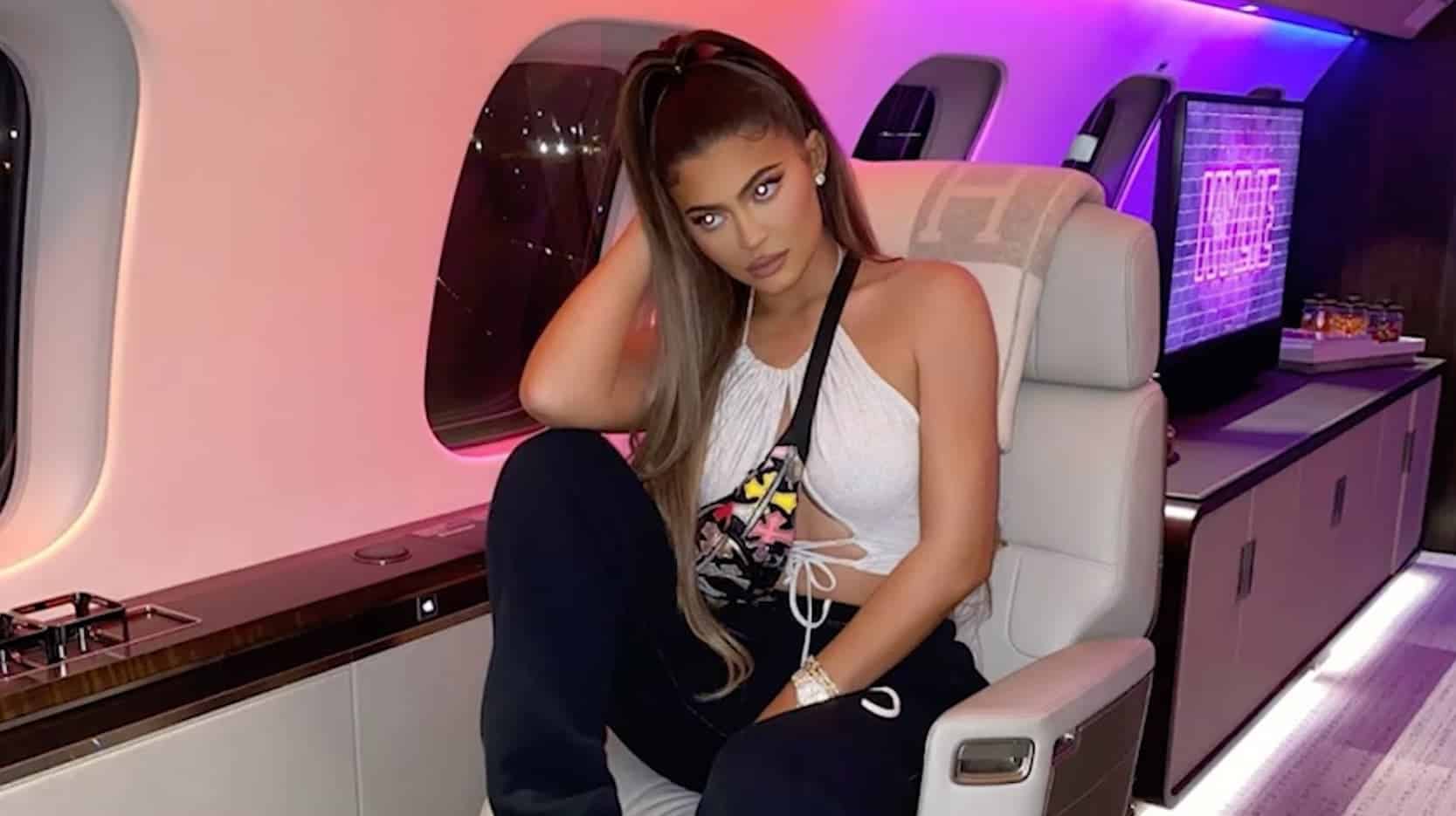 Celebrity Private Jets: 30 Famous Faces and the Aircraft They Own in ...